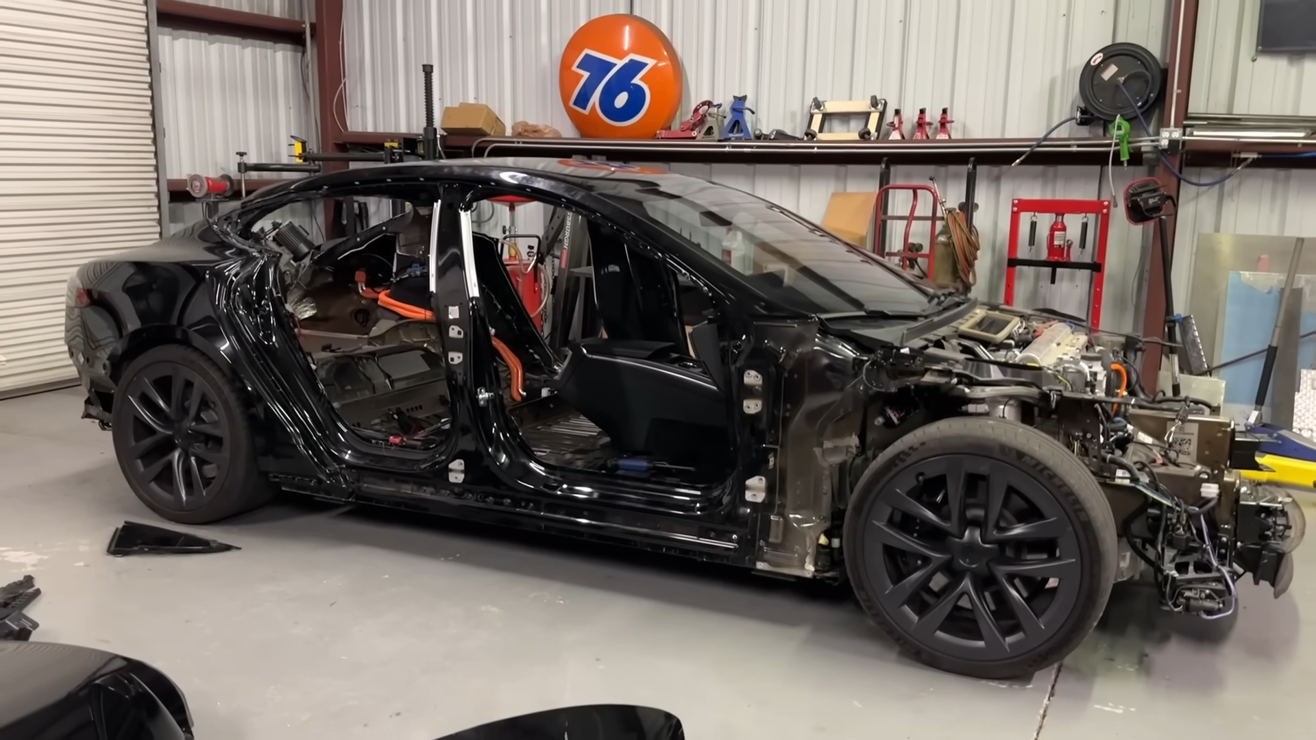 特斯拉Model S Plaid全車拆空會跑比較快？ YouTuber零四實測結果出爐！ | 地球黃金線