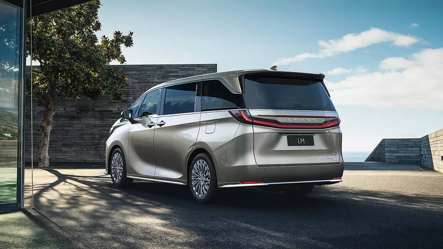 Lexus LM英國入手價363萬起 頂規車名叫「拓海」網歪樓：夏樹應該喜歡？ | 地球黃金線