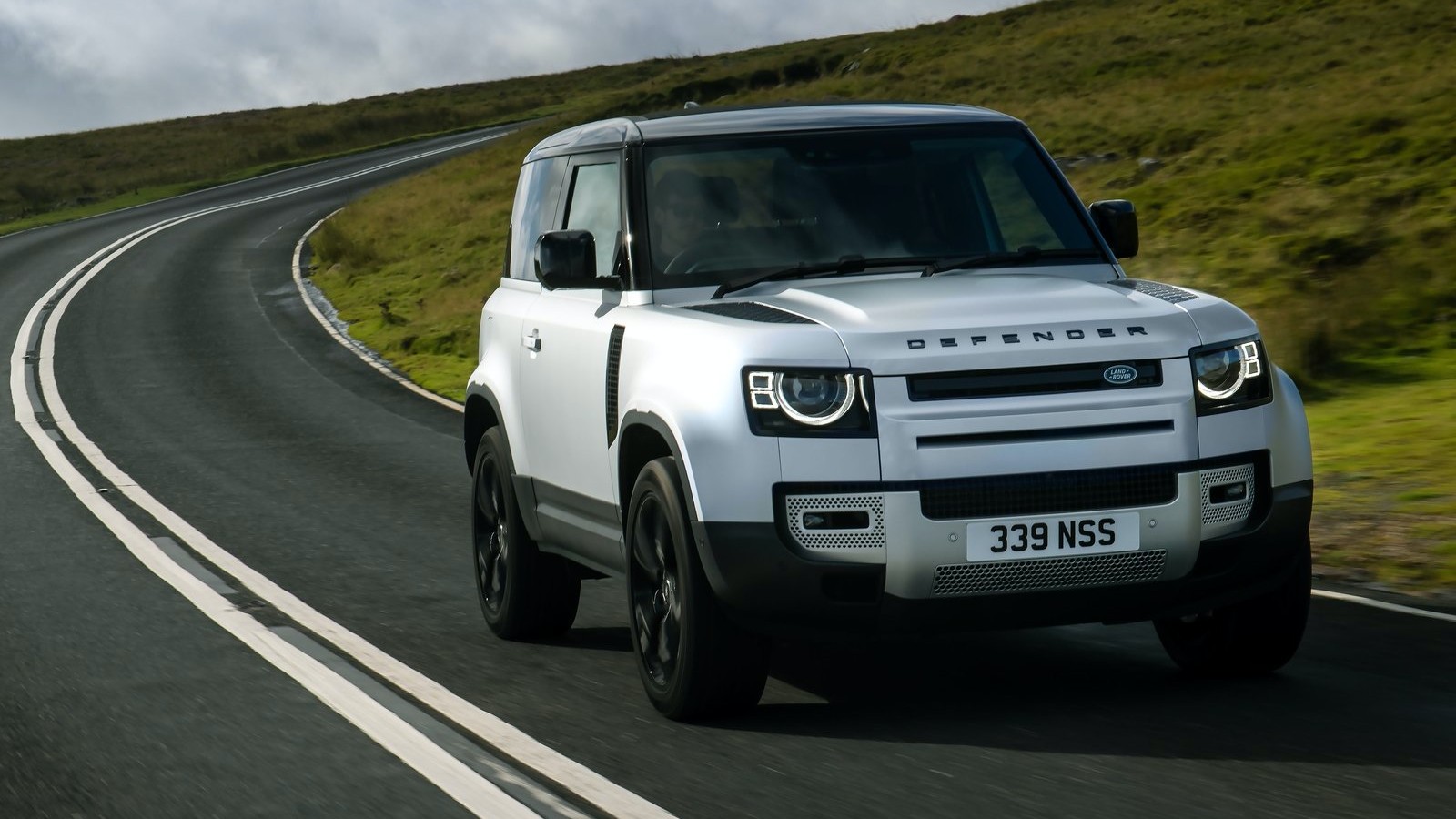 2027年有望見到「小Defender」？ JLR持續推動電氣化越野休旅 | 地球黃金線