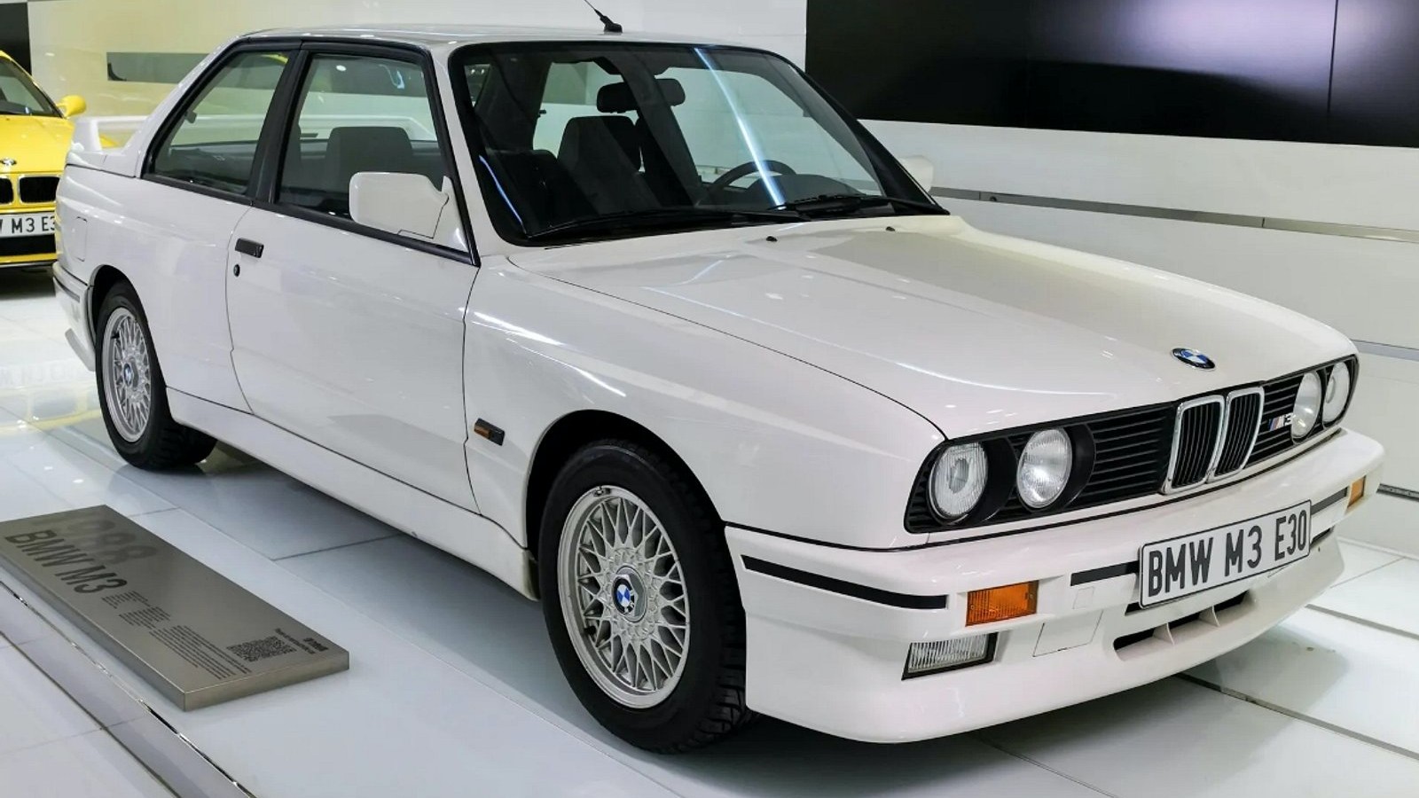 改裝廠用新技術重塑BMW E30 M3 碳纖維車身能讓經典性能車重返巔峰？ | 地球黃金線