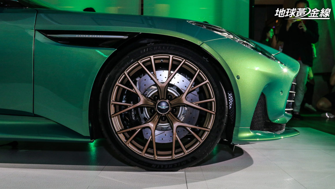 1288萬起Aston Martin DB12強悍抵臺！ 強植680匹馬力V8引擎比V12動力更狂放 | 地球黃金線
