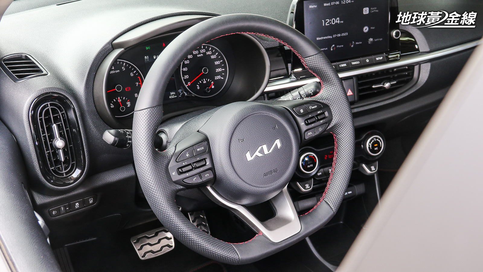 試駕／Picanto Latte Edition黑白時尚不敗 都會小車配備升級貼心感再加分 | 地球黃金線