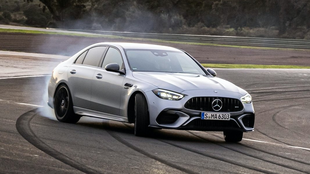 AMG V8引擎強勢回歸？ 工程師駁斥無稽之談！ | 地球黃金線