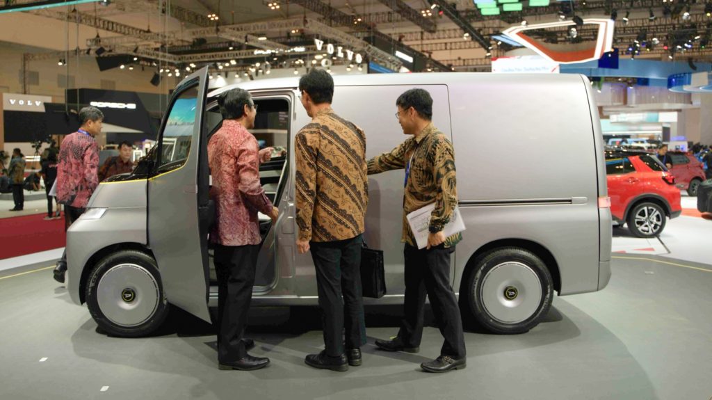 純電Town Ace就長這樣？ Daihatsu Vizion-F Concept印尼登場！ | 地球黃金線
