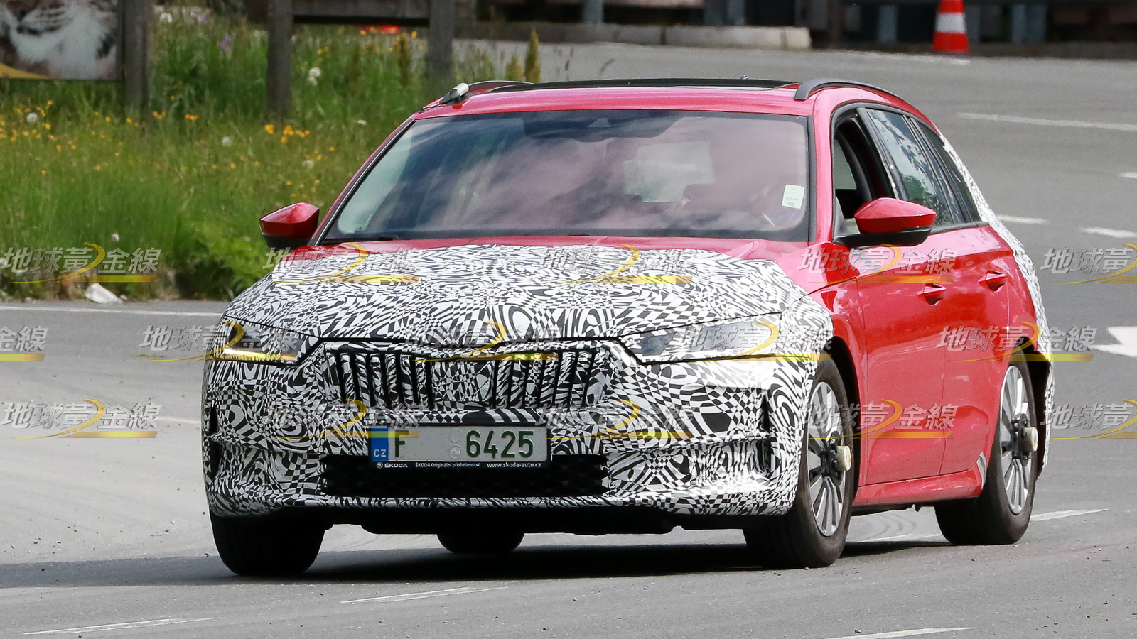 間諜照／小改款第4代Octavia身影乍現 官方預計明年發表中控螢幕有望再放大 | 地球黃金線