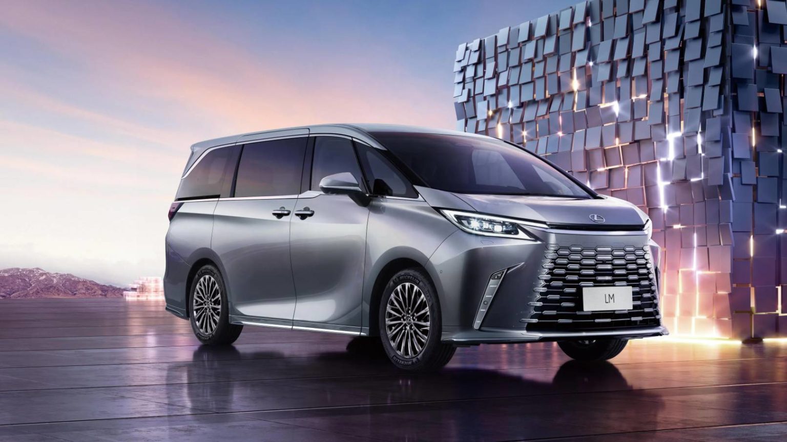 中國大改Lexus LM推出雙動力3車型 售價527萬起比台灣貴近百萬！ | 地球黃金線
