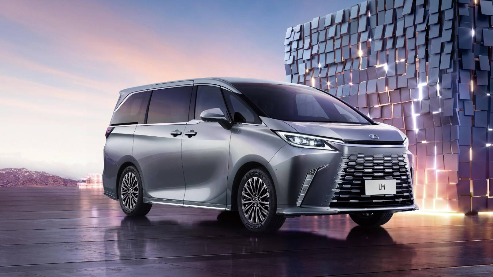中國大改Lexus LM推出雙動力3車型 售價527萬起比台灣貴近百萬！ | 地球黃金線
