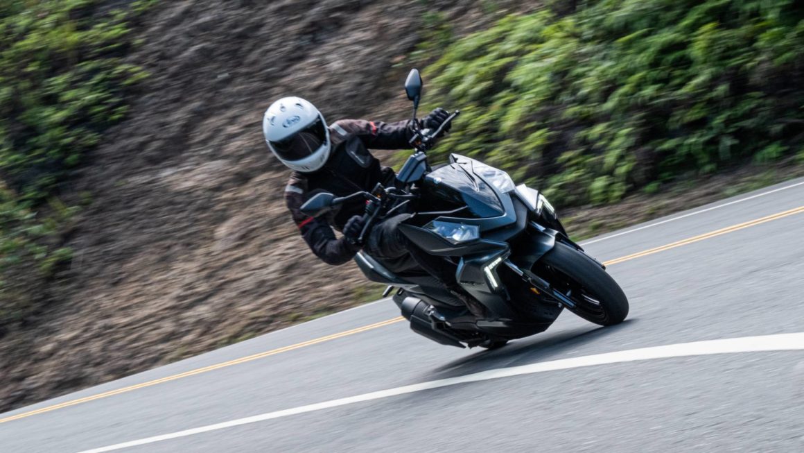 23年式SYM DRGBT進化「黑龍」再抗漲！ 三陽「最強白牌旗艦」質感升級 | 地球黃金線