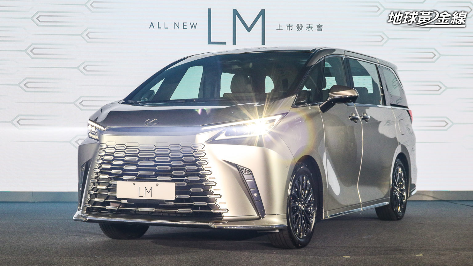 Lexus LM的北歐純電對手？ Volvo EM90電動MPV預告11月發表 | 地球黃金線