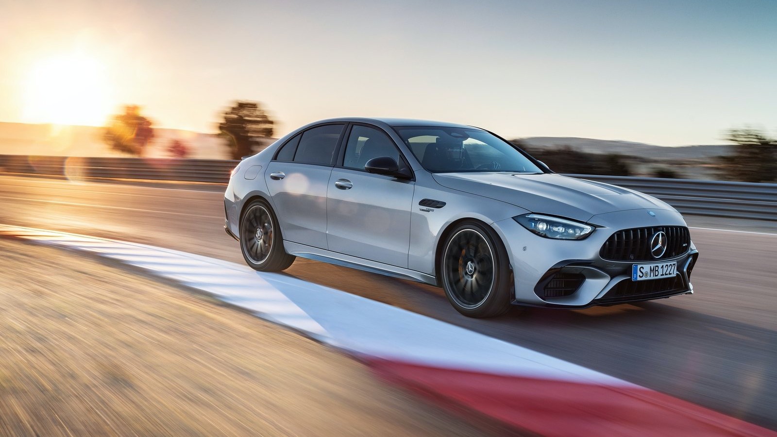 AMG高層否認V8引擎回歸C 63/E 63 高性能油電混合車就是趨勢！ | 地球黃金線