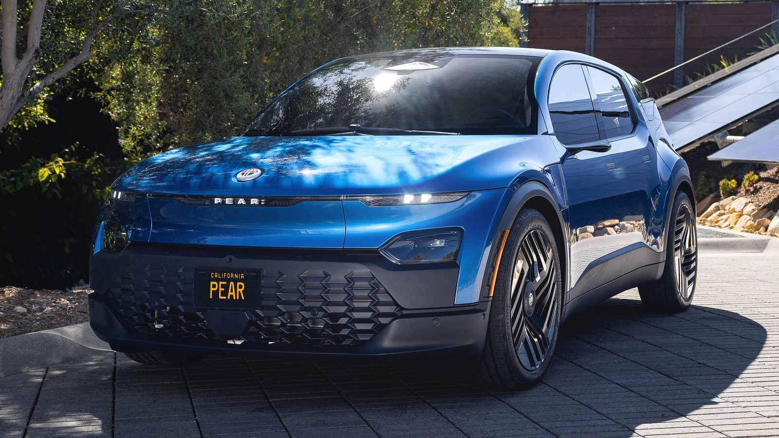 鴻海代工電動車有透明A柱！ Fisker Pear開價95萬預計25年量產 | 地球黃金線