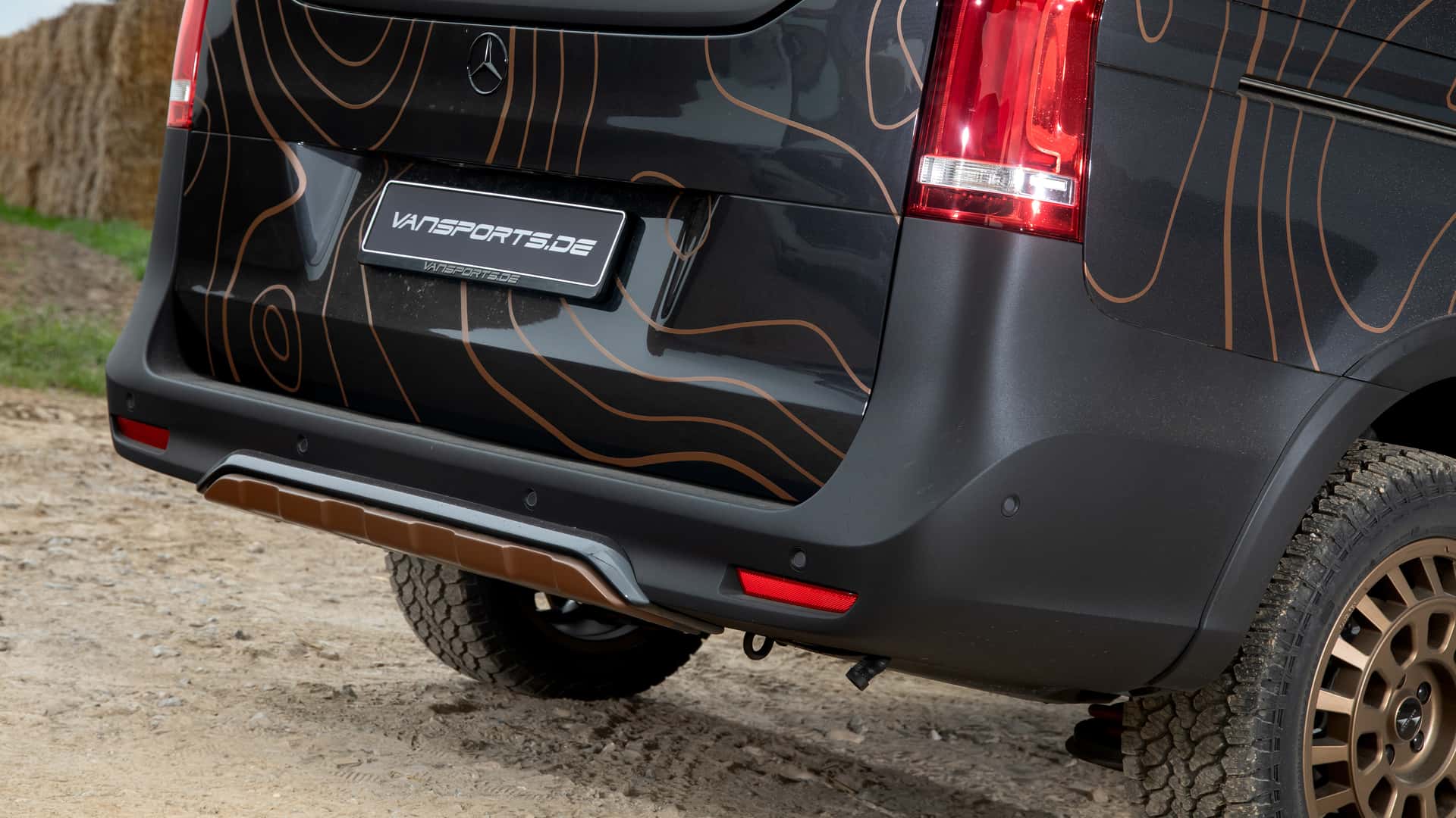 VanSports推出賓士V-Class升級套件 展示越野露營車新玩法！ | 地球黃金線