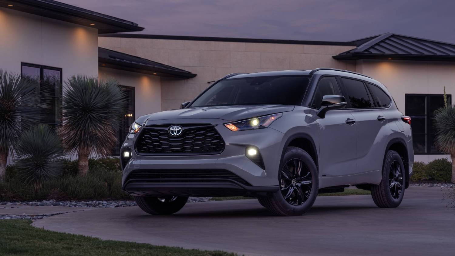 北美Toyota Highlander新年式黑化版135萬起 RAV4放大版更殺還能坐7至8人 | 地球黃金線