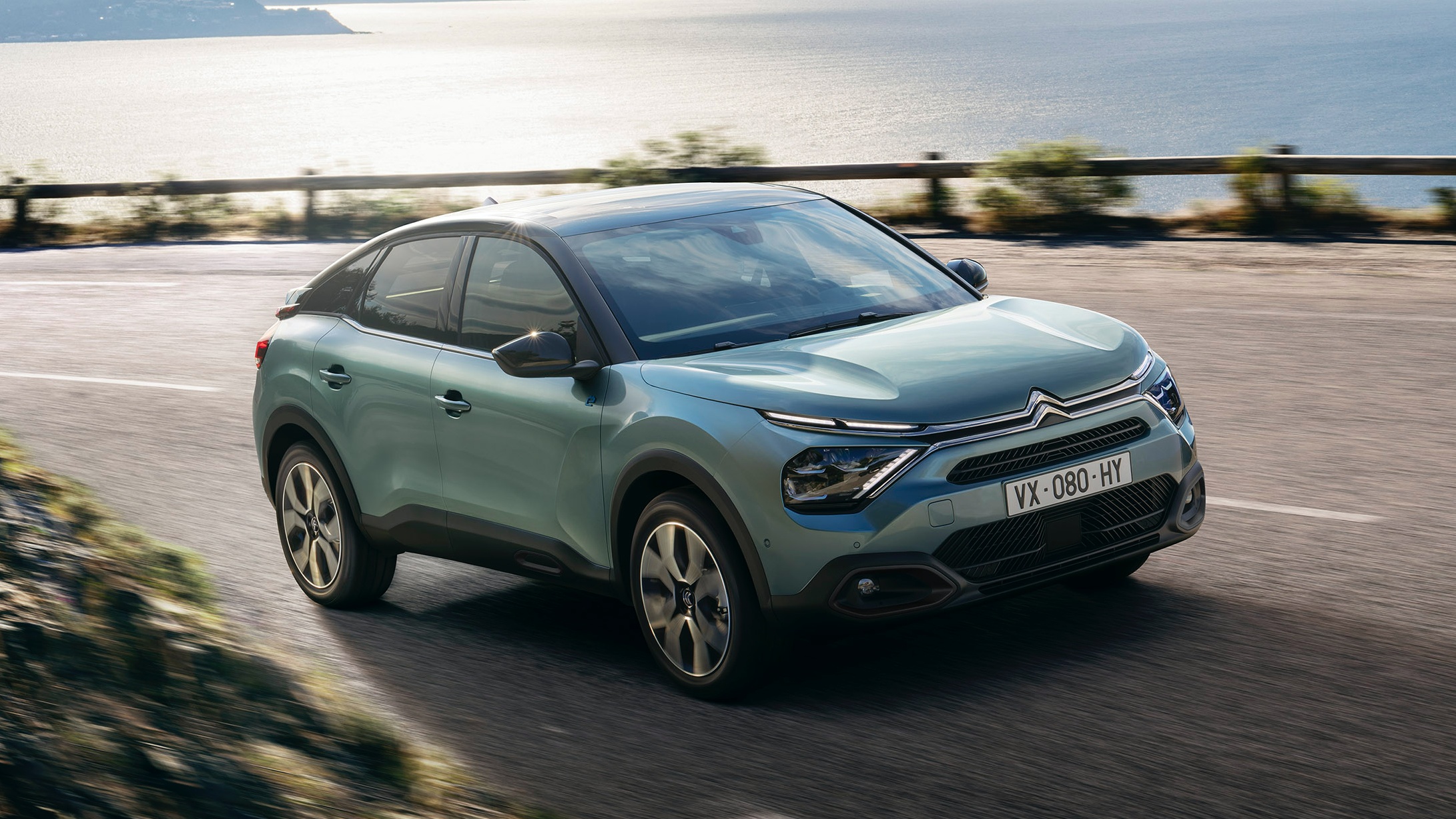 Citroën C4台灣售價106.9萬起 純電跨界掀背Ë-C4開價153.9萬 | 地球黃金線