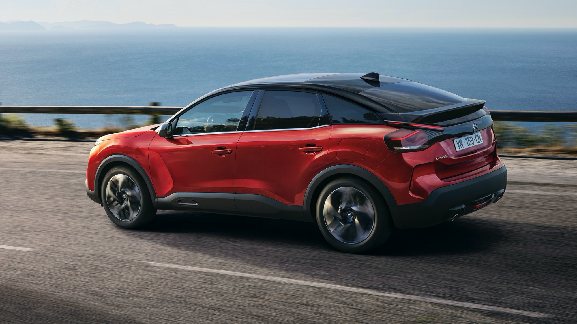 Citroën C4台灣售價106.9萬起 純電跨界掀背Ë-C4開價153.9萬 | 地球黃金線