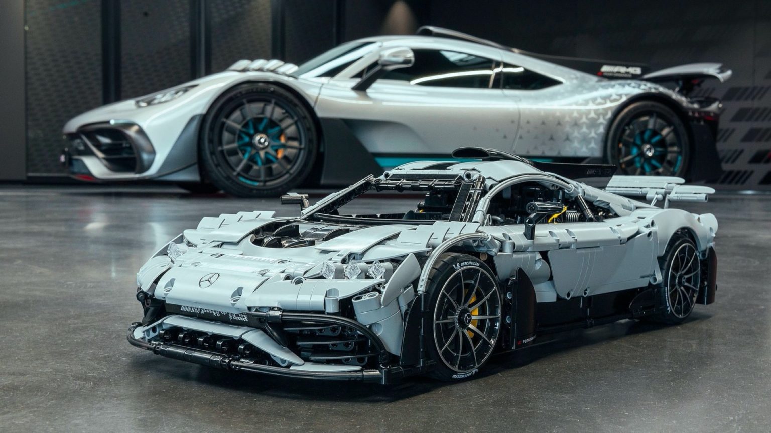 CaDA推出M-AMG One積木模型 1:8比例讓車迷收藏夢成真 | 地球黃金線