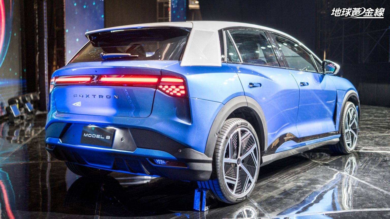 鴻海Model B時隔1年進化到哪？ 量產版與概念車完整差異分析！ | 地球黃金線