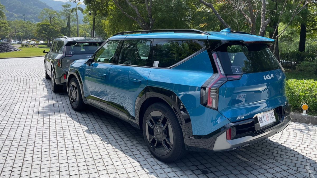 EV9台灣教育訓練意外曝光！ Kia純電7人座休旅有望年底前啟動預售？ | 地球黃金線