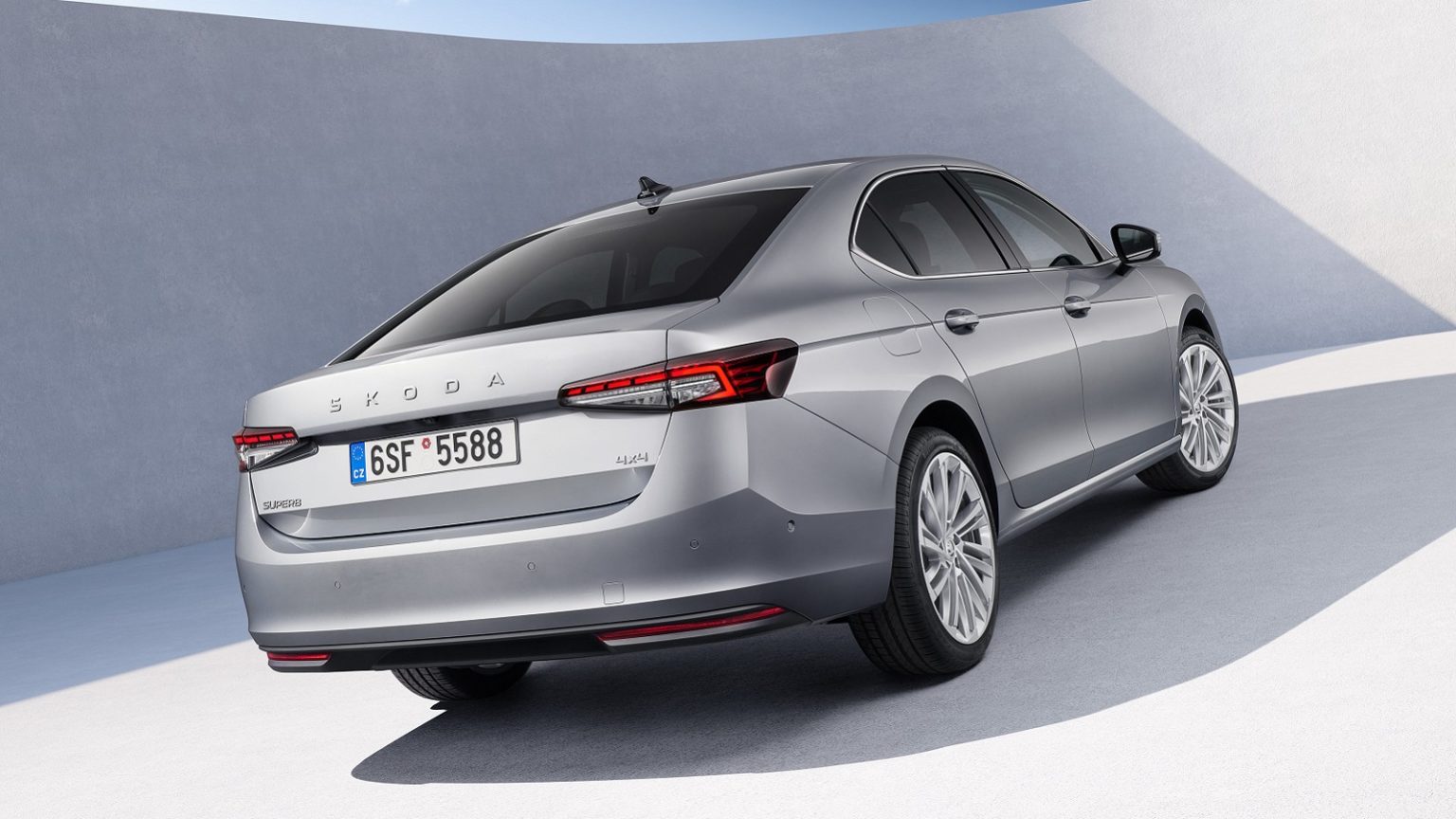 大改款Superb全面揭露！ 空間更勝SUV還可行駛100公里不吃油 | 地球黃金線