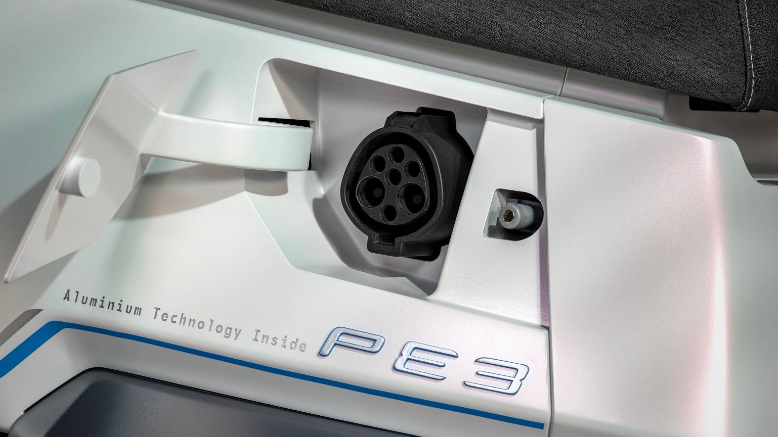 SYM PE3插電式油電機車在台上市時間曝！ 搭鋁電池具備平均油耗102km/L | 地球黃金線