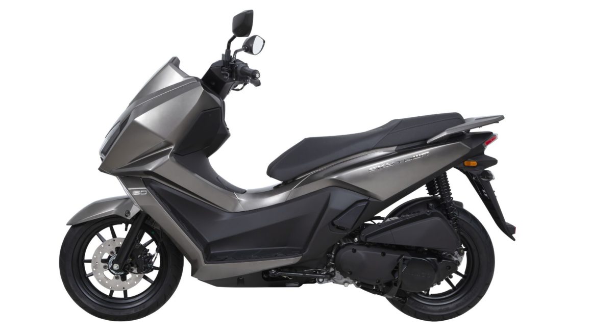 Kymco都會跑旅Skytown與冒險速克達CV-L6登場 光陽米蘭車展秀全方位設計 | 地球黃金線