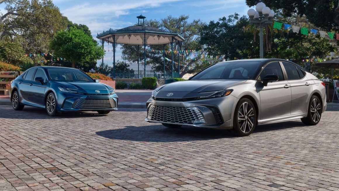 Toyota Camry 9代中規專屬外觀曝光！還搭全球唯一2.0 NA引擎 | 地球黃金線