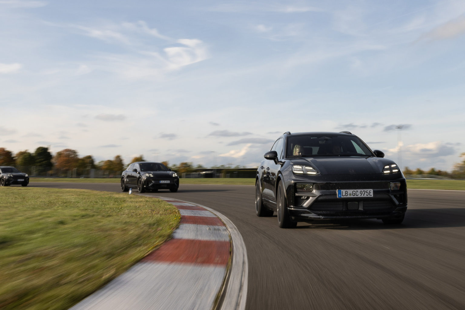 海外採訪／Macan BEV發表前大方露！德國解析保時捷電動新未來 | 地球黃金線