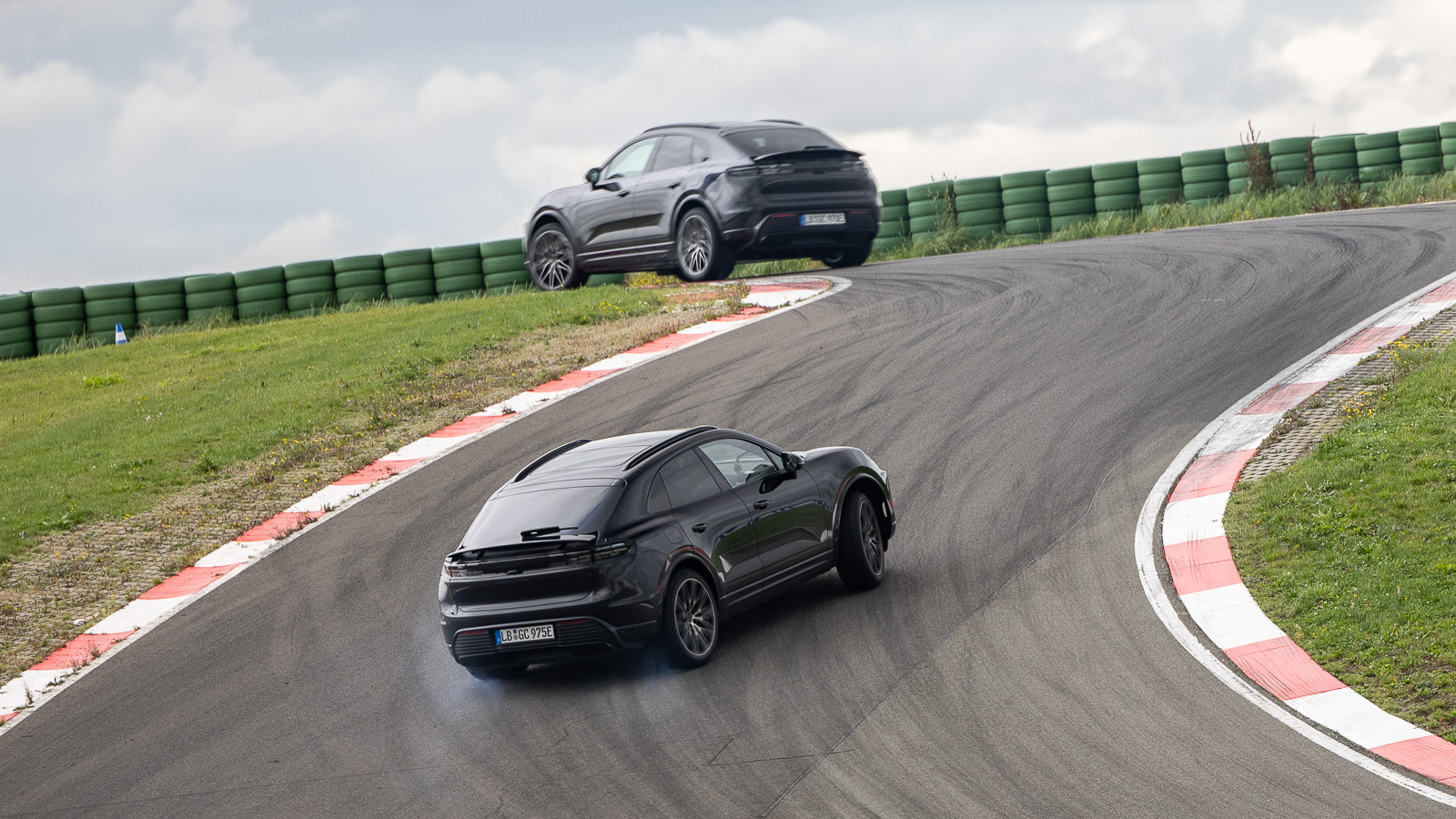 海外採訪／Macan BEV發表前大方露！德國解析保時捷電動新未來 | 地球黃金線