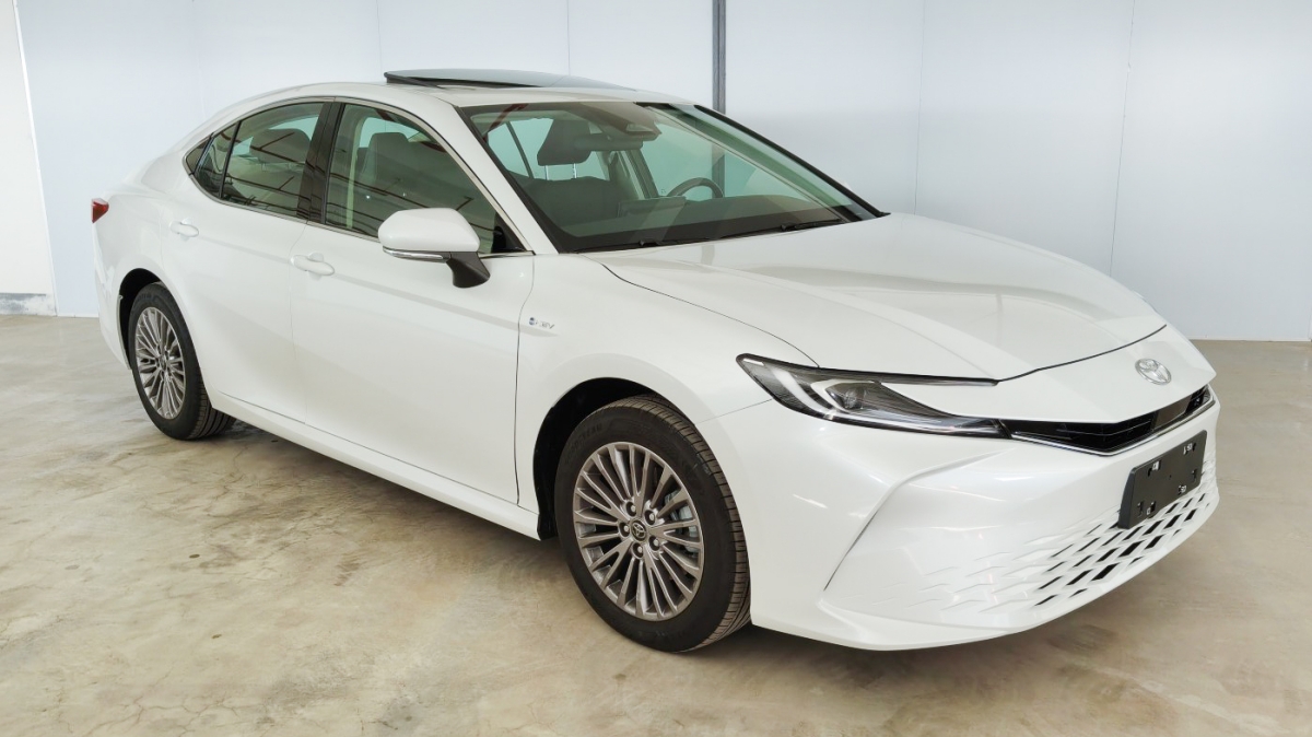 Toyota Camry 9代中規專屬外觀曝光！還搭全球唯一2.0 NA引擎 | 地球黃金線