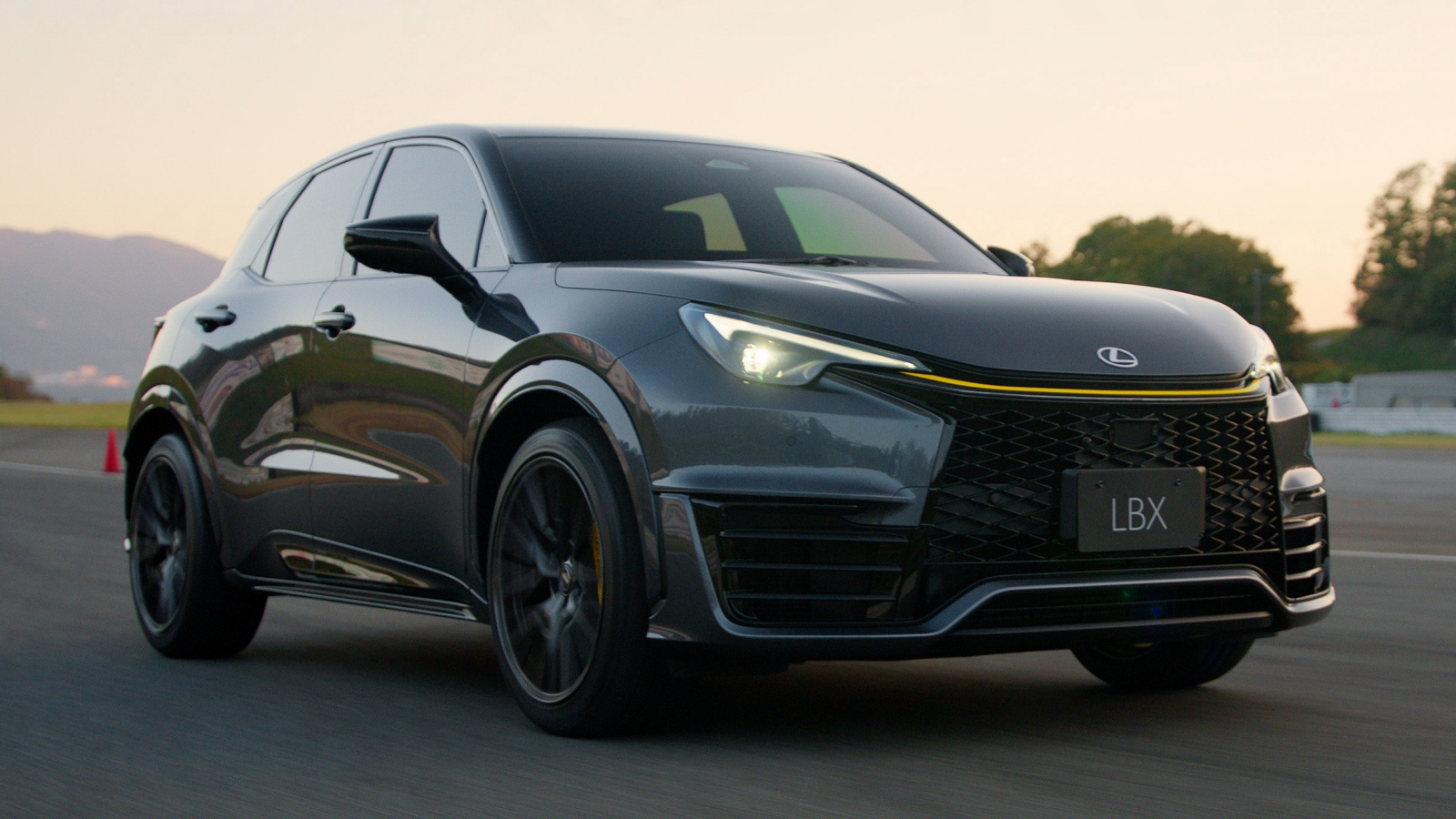 Lexus LBX塞GR Yaris引擎！暴力鴨305匹心臟加持變豪華性能休旅 | 地球黃金線