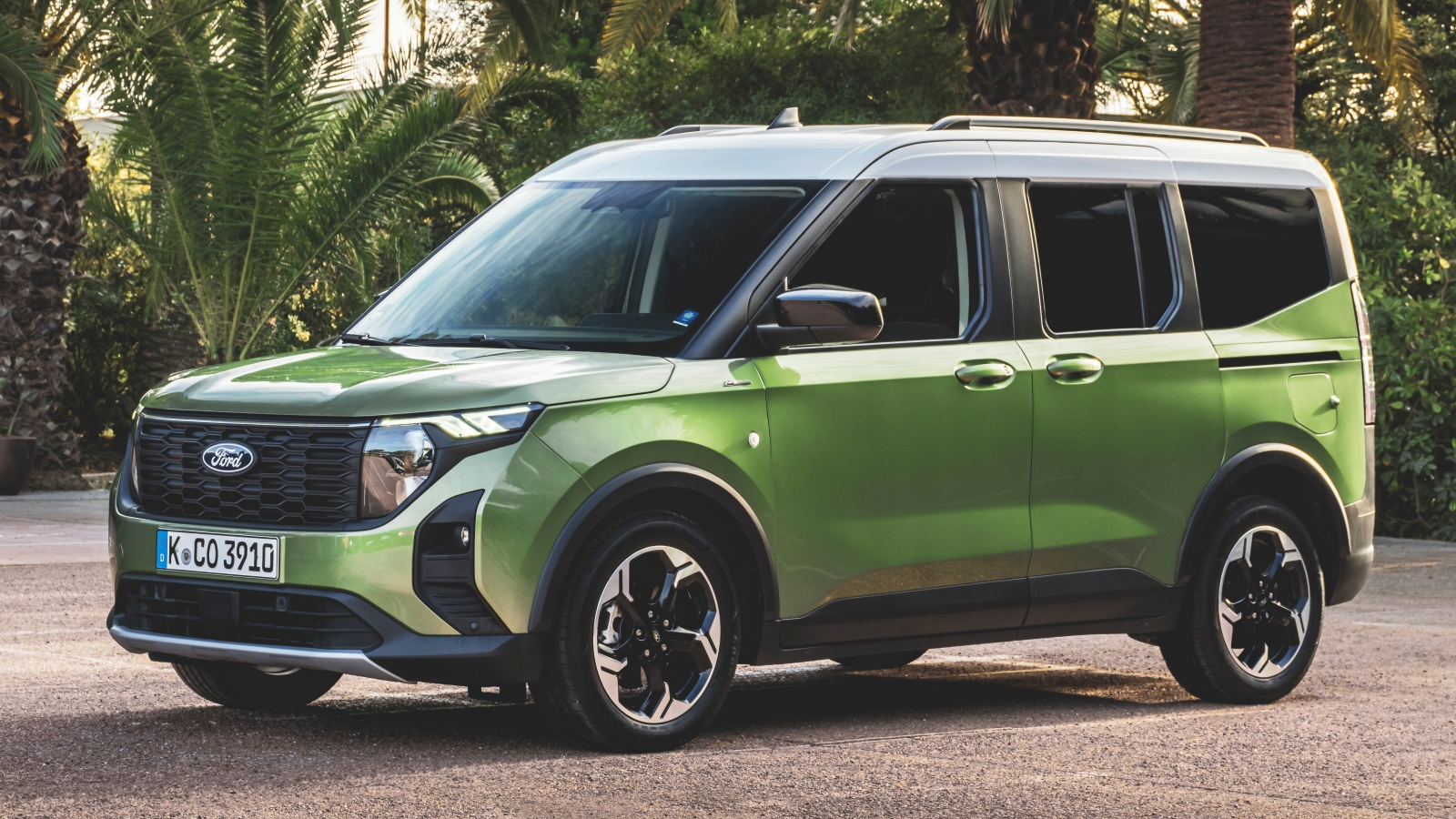 福特最小MPV開賣！Tourneo Courier有油有電來台可挑戰Sienta？ | 地球黃金線