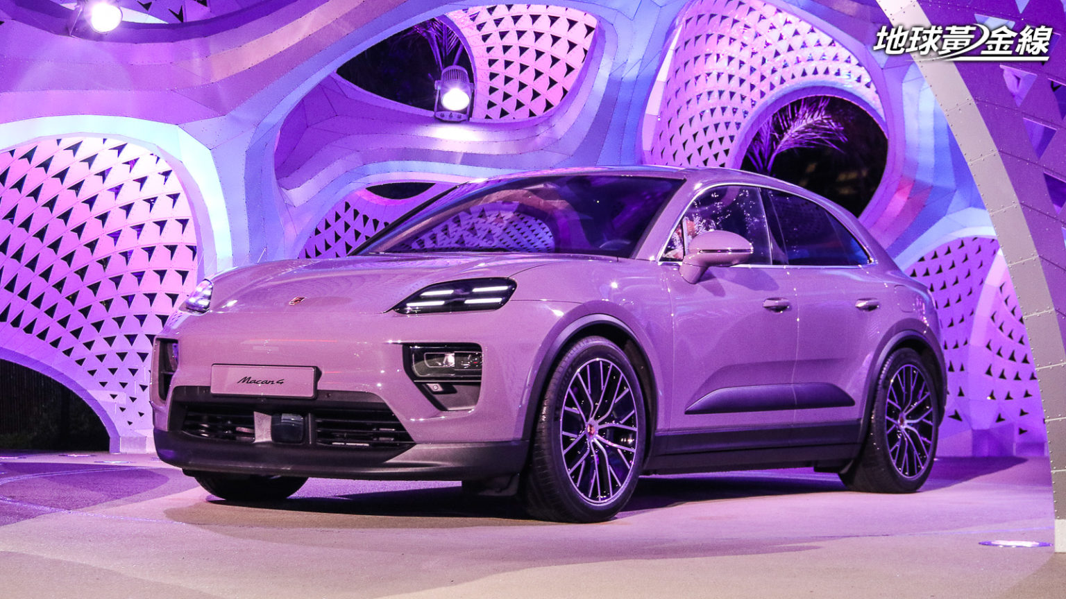 海外採訪／Macan EV新加坡首演！台灣報價373萬起今年就會導入 | 地球黃金線