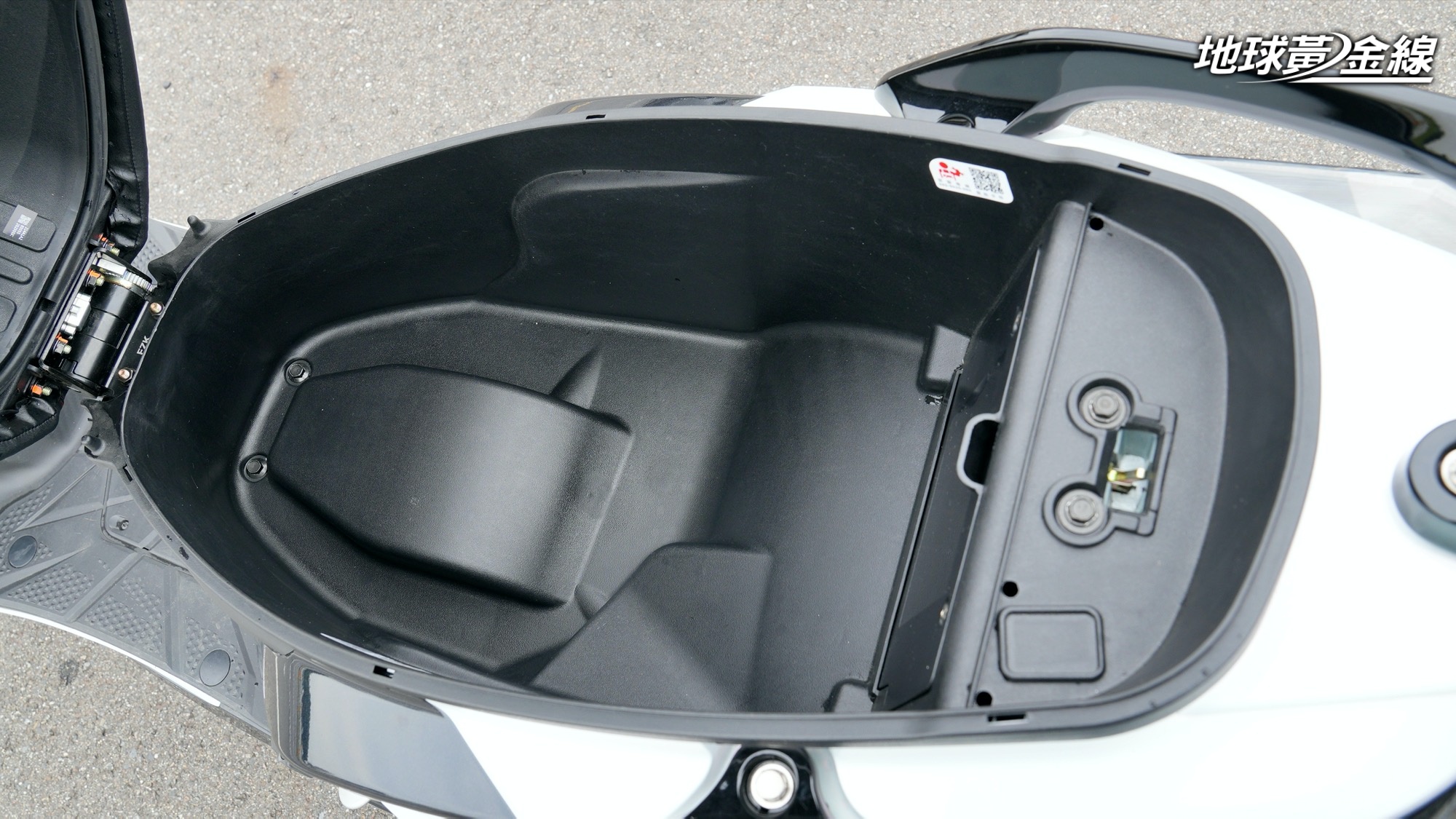 Kymco RTS 135直指三陽Jet SL ！光陽油電搭水冷引擎能壓制125再上打158？ | 地球黃金線