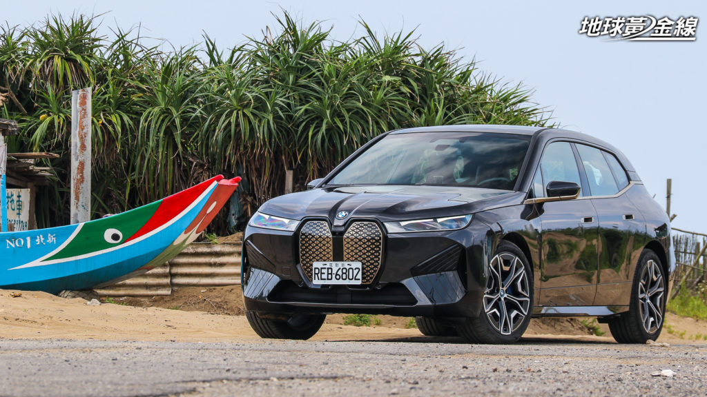 試駕／BMW iX xDrive50完整旗艦氣勢，純電休旅標竿名符其實 | 地球黃金線