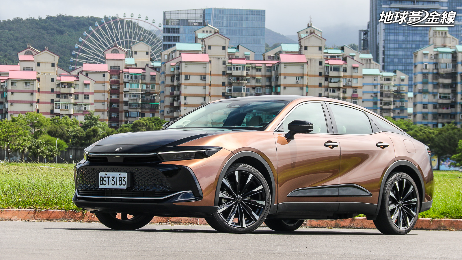 試駕／Crown皇家版才是真皇冠，2.4T動力入注豪華性能全面昇華 | 地球黃金線