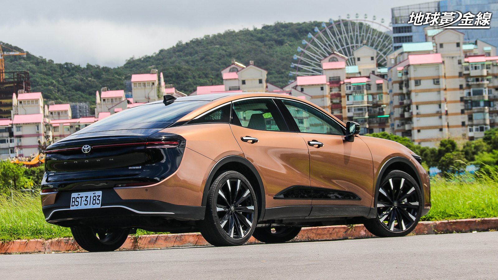 試駕／Crown皇家版才是真皇冠，2.4T動力入注豪華性能全面昇華 | 地球黃金線