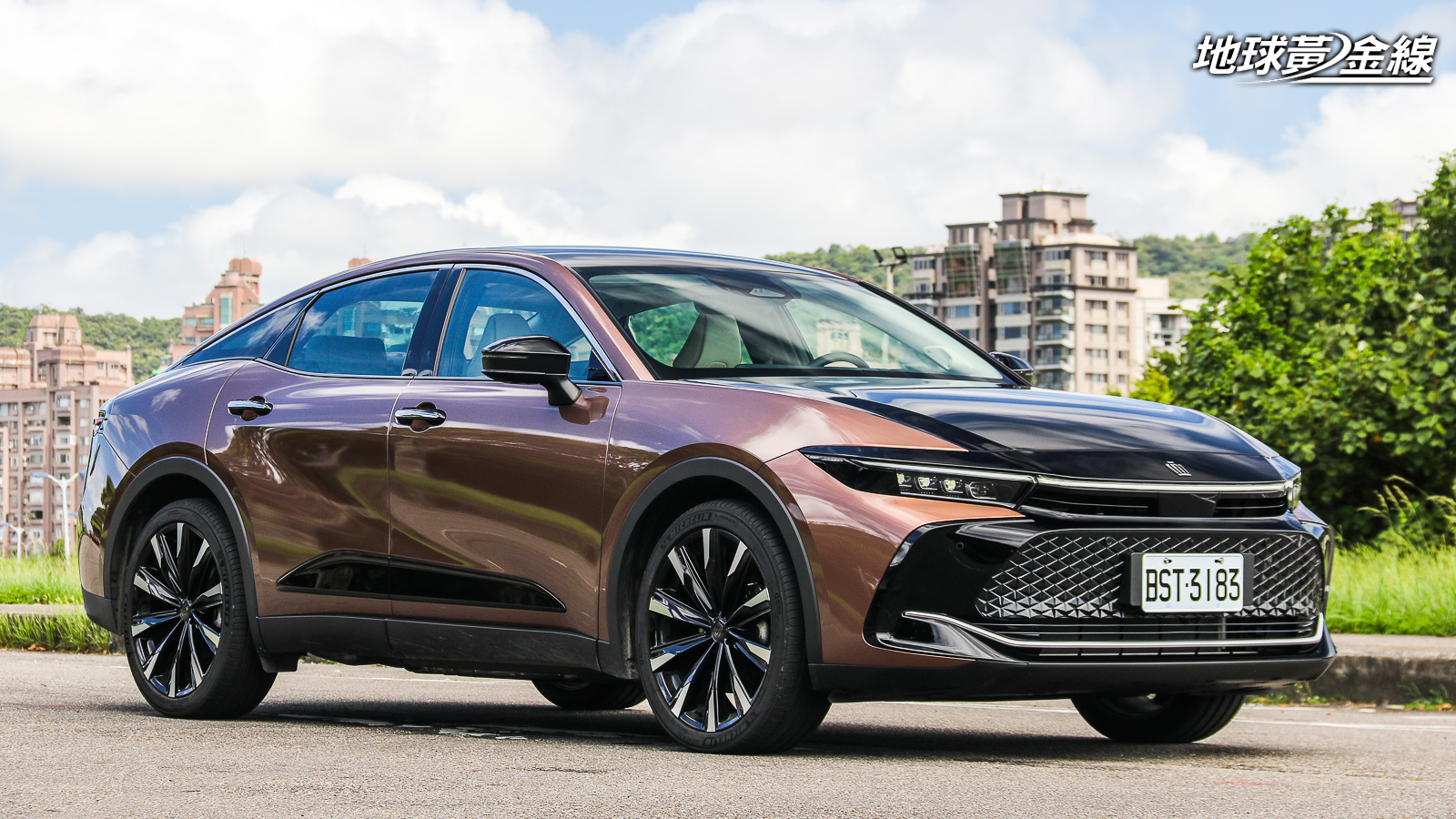 試駕／Crown皇家版才是真皇冠，2.4T動力入注豪華性能全面昇華 | 地球黃金線