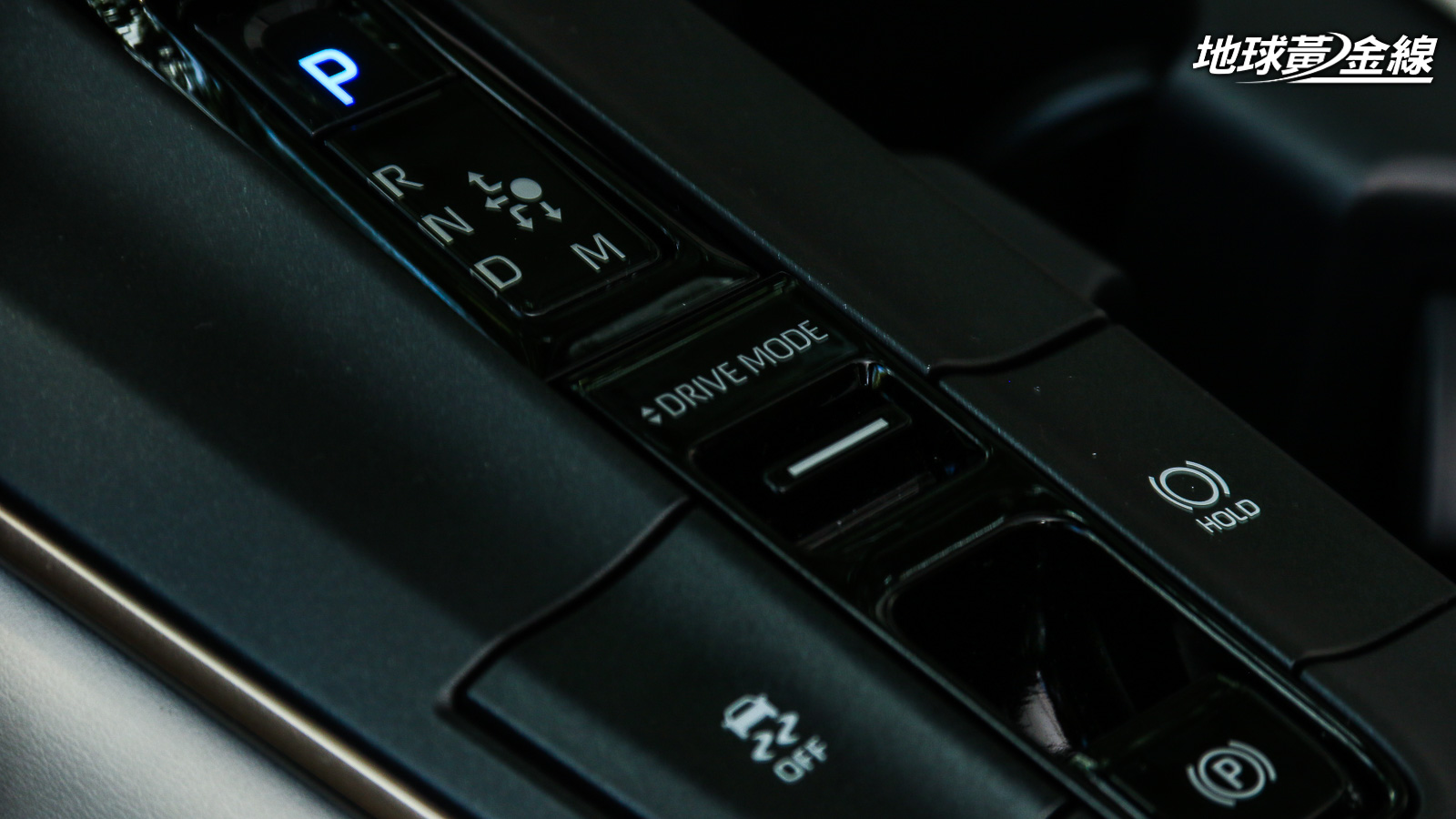 試駕／Crown皇家版才是真皇冠，2.4T動力入注豪華性能全面昇華 | 地球黃金線