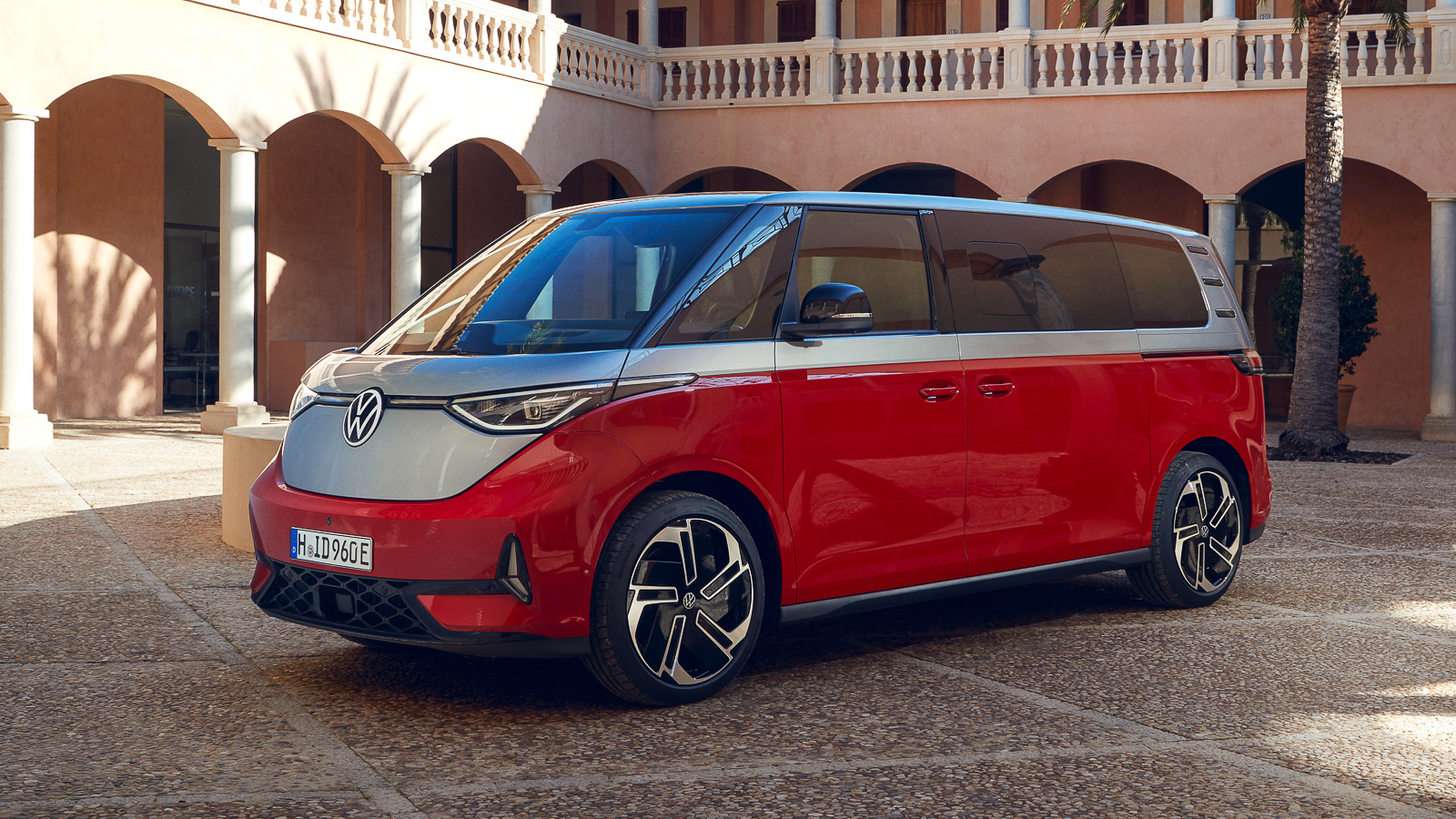 ID.Buzz GTX標軸與長軸同步亮相，340匹純電廂型車第二季搶市 | 地球黃金線