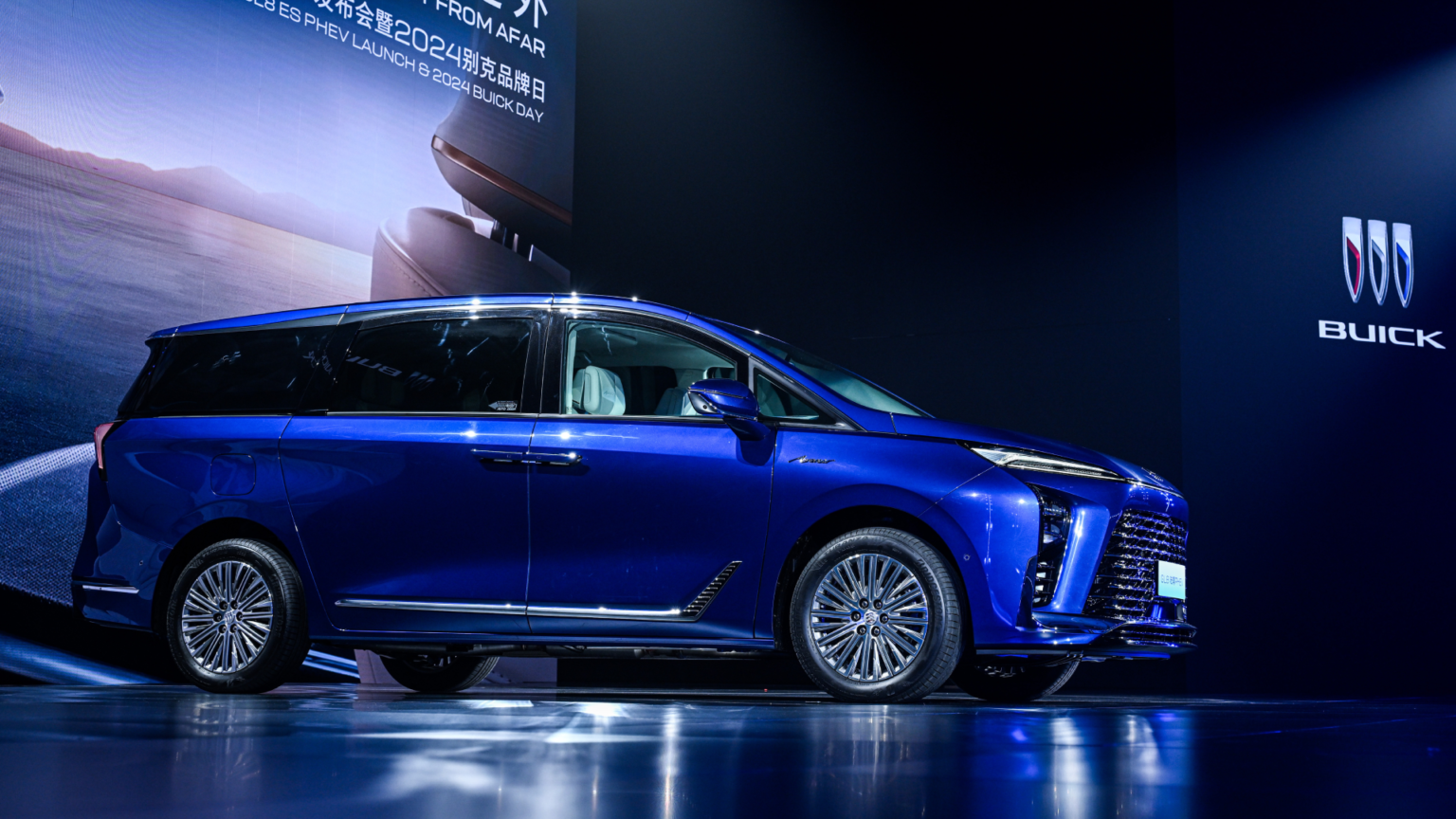 中國Buick GL8陸尊PHEV開價162萬起！上汽通用別克強勢挑戰Toyota Alphard | 地球黃金線