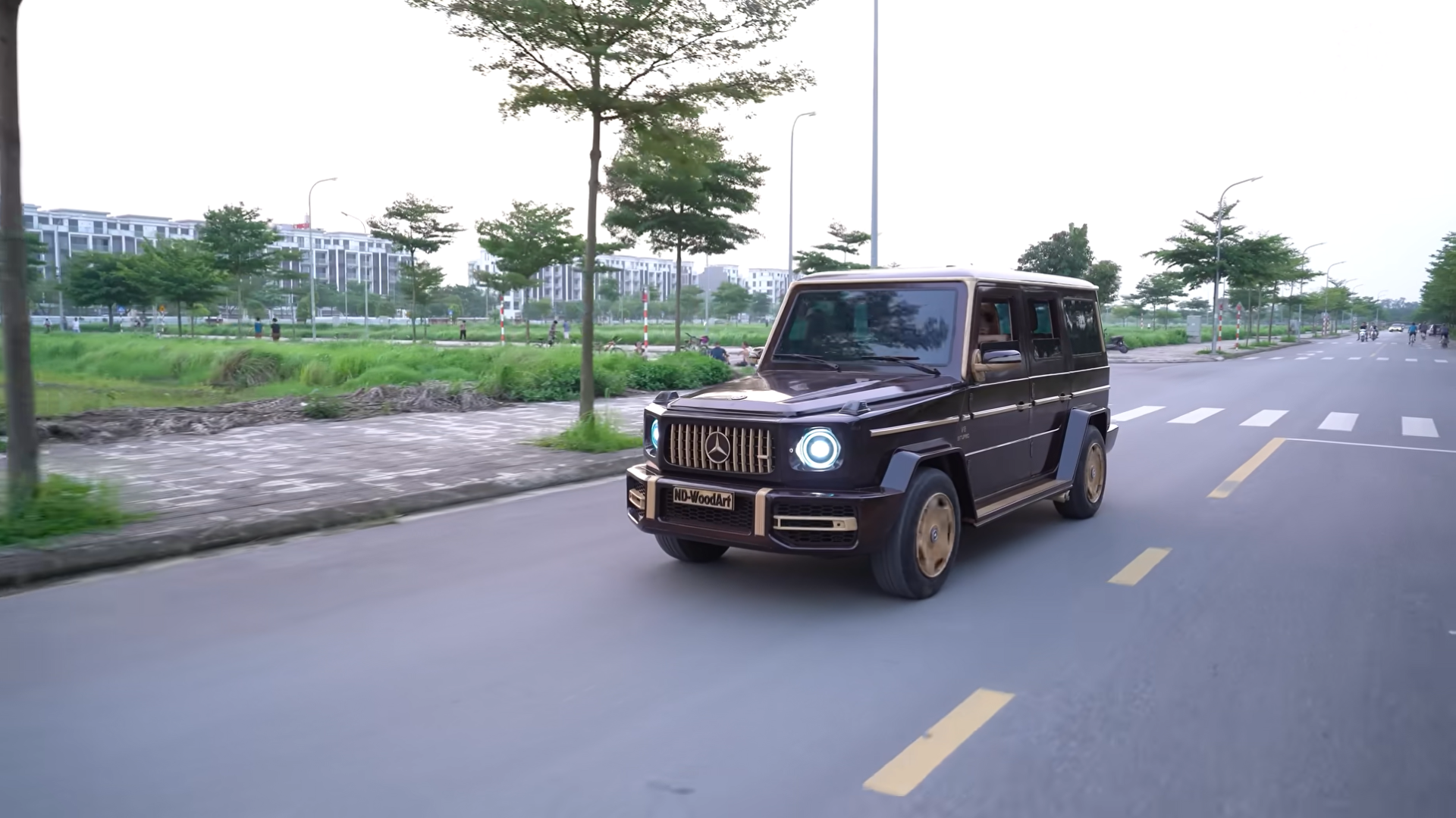 神人級車迷再造木製賓士G63！還是用三菱Pajero底盤打造 | 地球黃金線