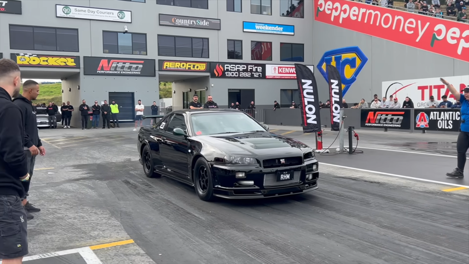 世上最速手排GT-R R34衝破1,800匹！動力甚至超越4渦輪W16引擎的Bugatti | 地球黃金線