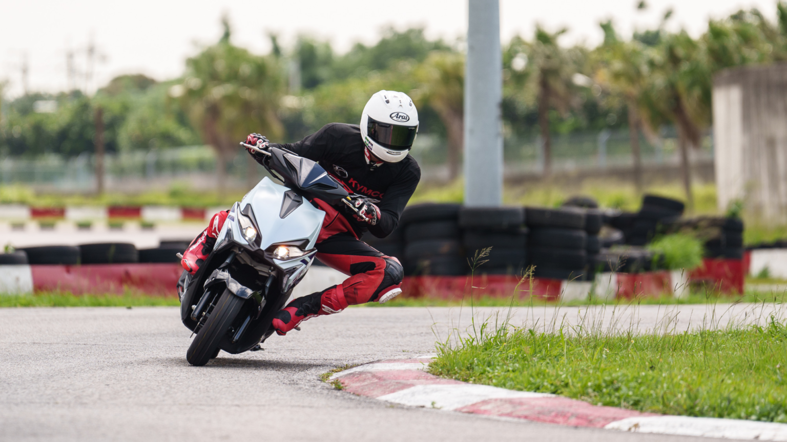 Kymco RTS 135直指三陽Jet SL ！光陽油電搭水冷引擎能壓制125再上打158？ | 地球黃金線