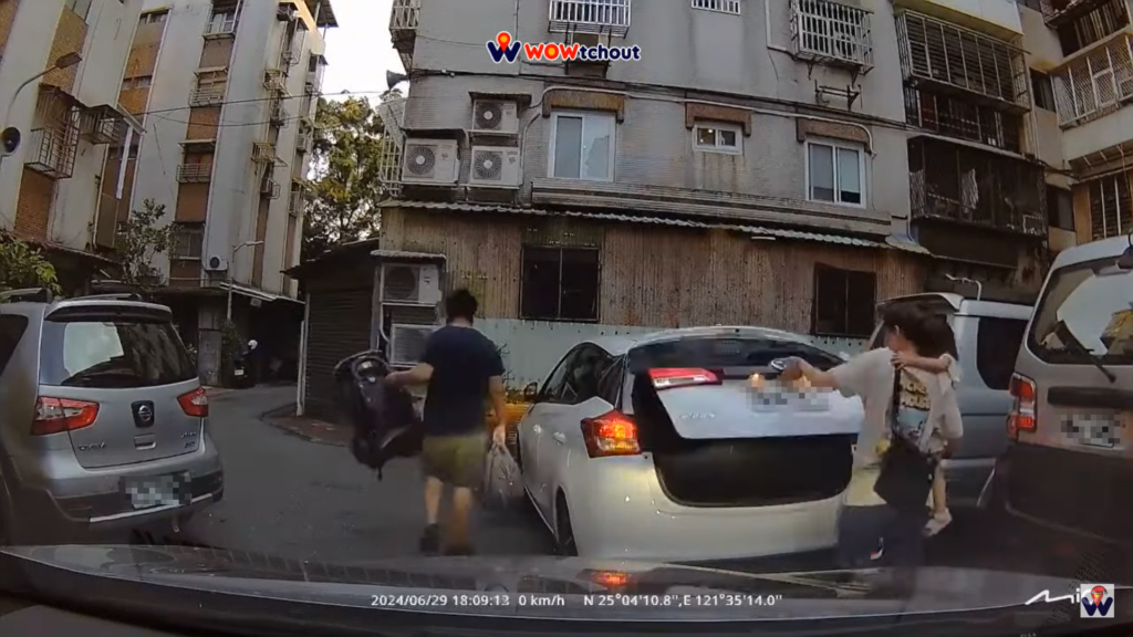 內湖囂張男駕駛當路霸阻雙向行車還嗆：我沒差！民不滿怒喊厚臉皮 | 地球黃金線