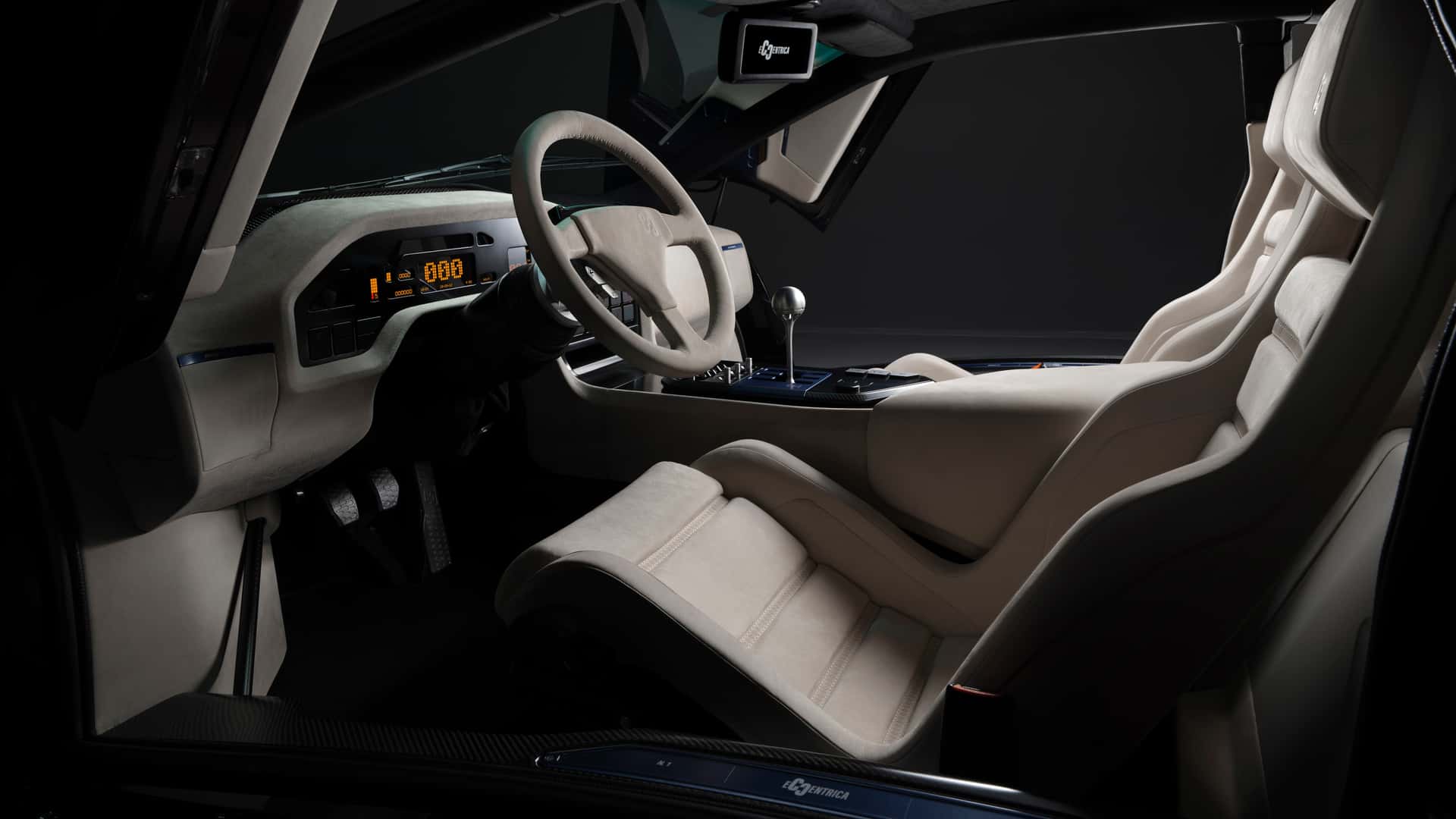 藍寶堅尼Diablo經典重生，限量19台Eccentrica V12實車亮相 | 地球黃金線