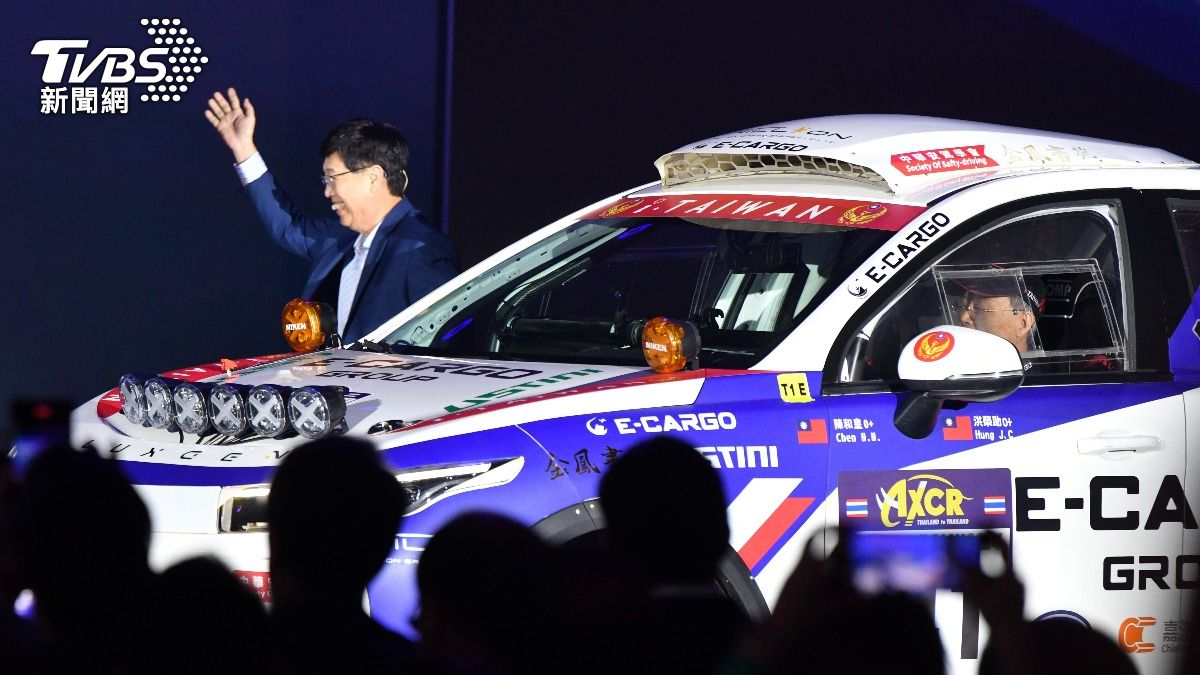 鴻海科技日秀美規Model C與Model D電動MPV！劉揚偉：供應鏈已準備好拚出貨輝達 | 地球黃金線