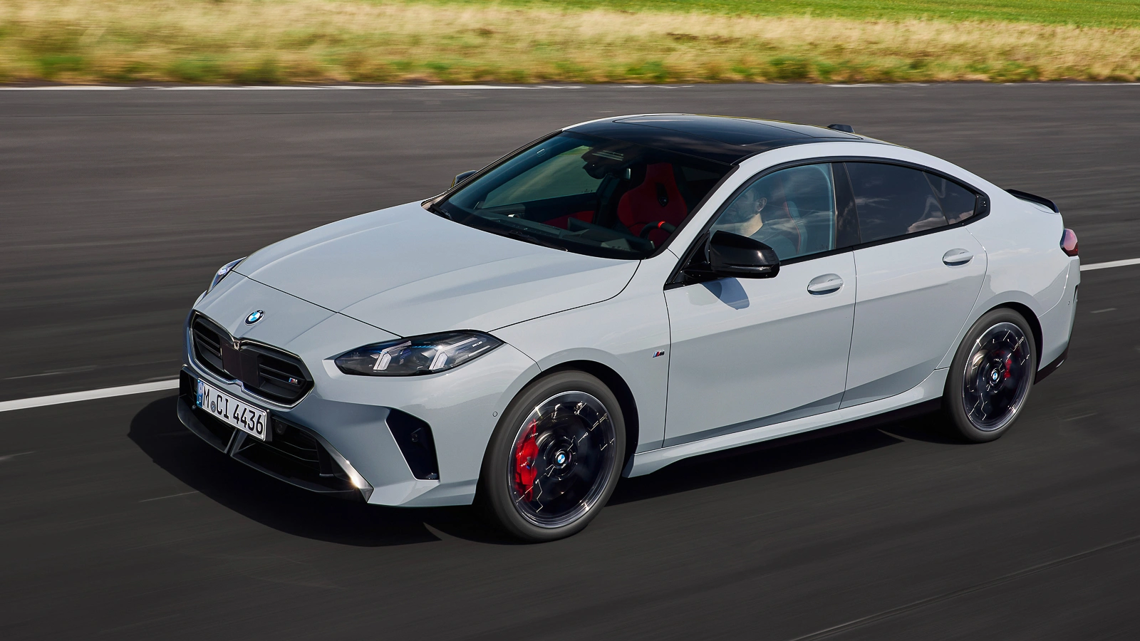 F74世代2系列四門跑車現身，設計語言1系列化同步升級BMW OS 9 | 地球黃金線