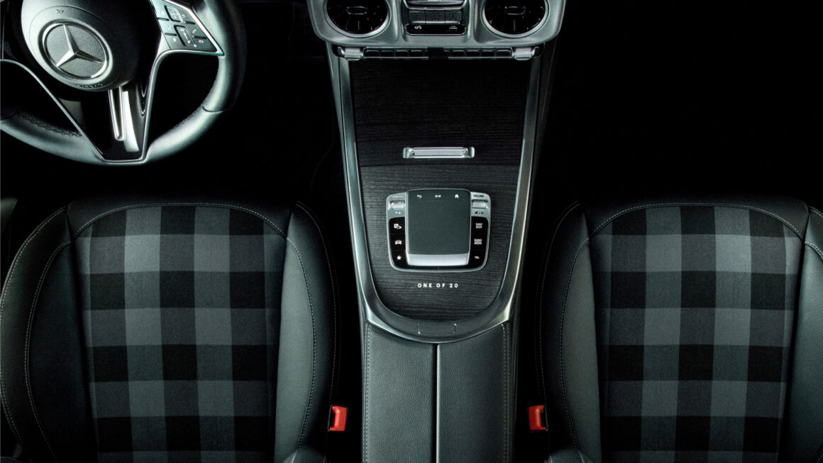 Nigo與Moncler聯名大G全球唯一，限量G-Class同步現身僅賣20台 | 地球黃金線