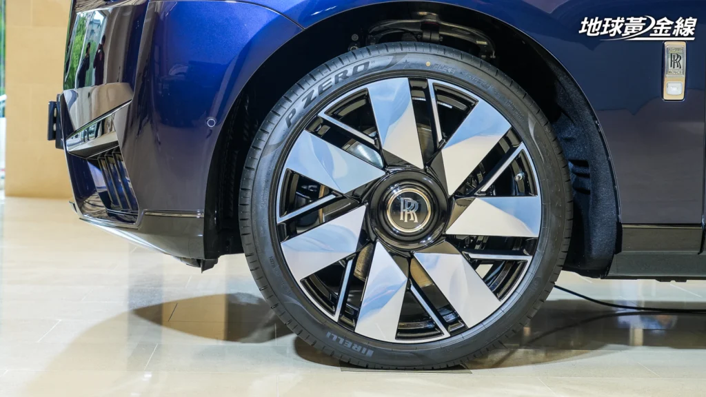 2700萬起Cullinan Series II登台，這車拉低勞斯萊斯車主年齡至43歲 | 地球黃金線