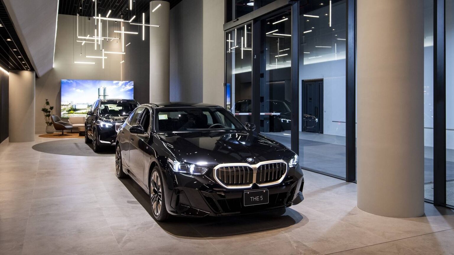 BMW Retail.Next奢華極致體驗，走進未來人車共鳴新體驗 | 地球黃金線